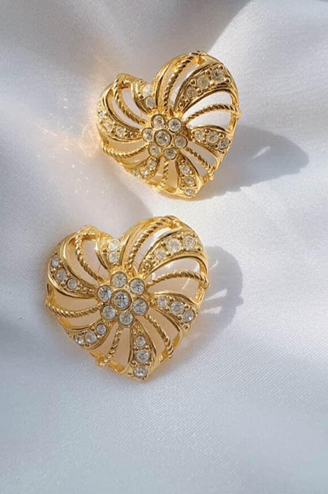 gold plated rhinestone heart posts - THRIFTWARES VINTAGE